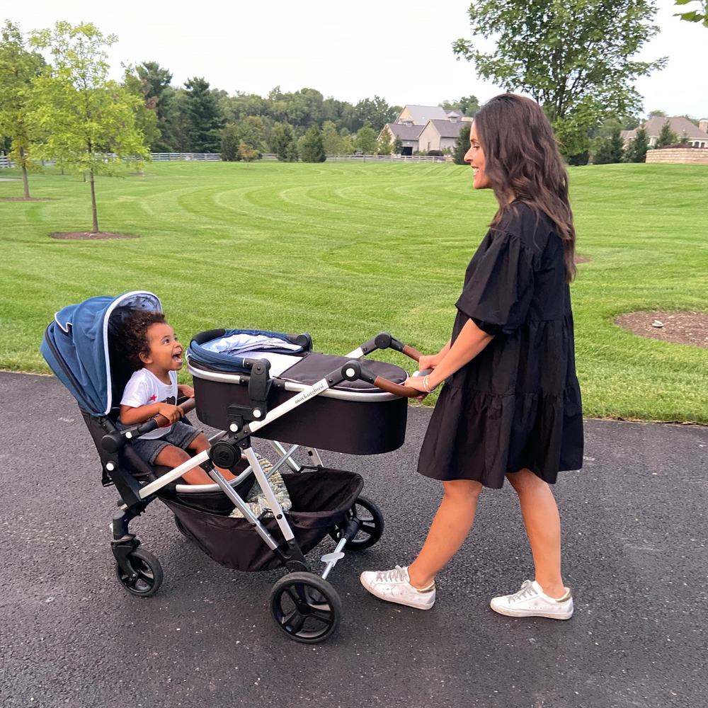How to stroll safely with an infant